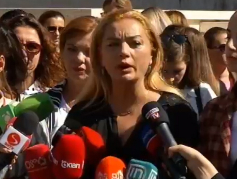 Opozita dhe shoqëria civile, thirrje për protestë para Kryeministrisë ... Opozita dhe shoqëria civile, thirrje për protestë para Kryeministrisë ...