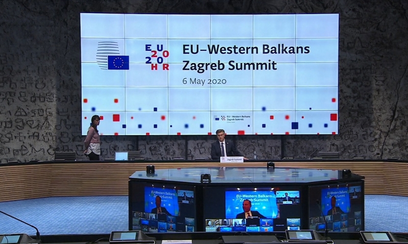 Eurodeputet ngrenë me shqetësim në Parlamentin Europian 15 kushtet që ... Eurodeputet ngrenë me shqetësim në Parlamentin Europian 15 kushtet që ...